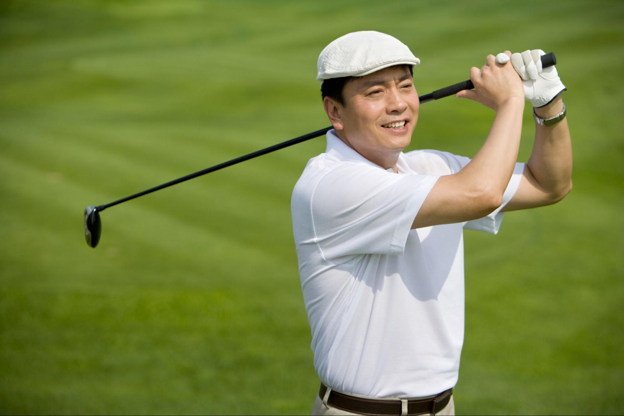 How to Keep Left Arm Straight in Golf Swing - Golfer Start